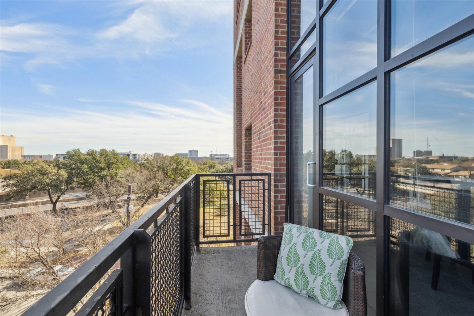 Featured Split-Level Loft For Sale | 3110 Thomas Ave #513 | Dallas TX Lofts